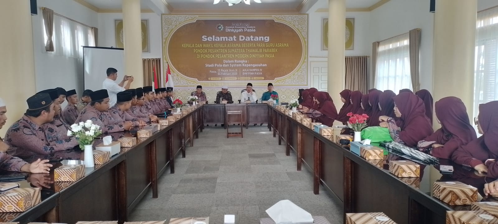 STUDI POLA DAN SYSTEM KEPENGASUHAN, PONPES SUMATERA THAWALIB PARABEK ...